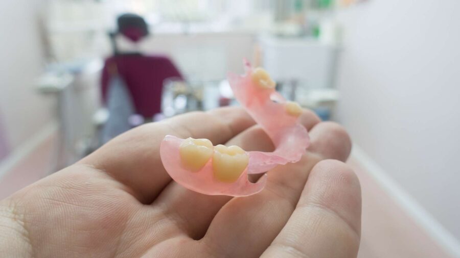 Tipos de prótesis dentales flexibles | Laborprothesis